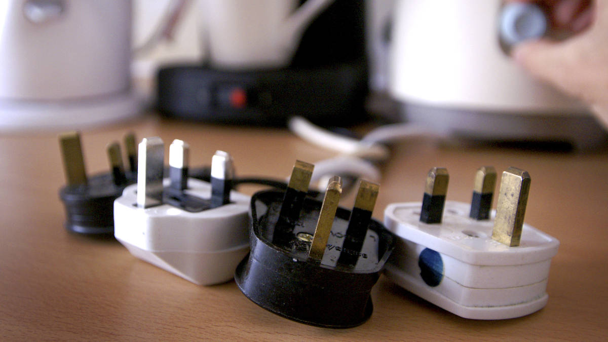 Why you should never overload plug sockets while working from home | LBC