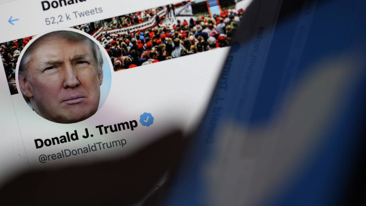 Twitter adds warning to 'potentially misleading' Donald Trump tweets | LBC