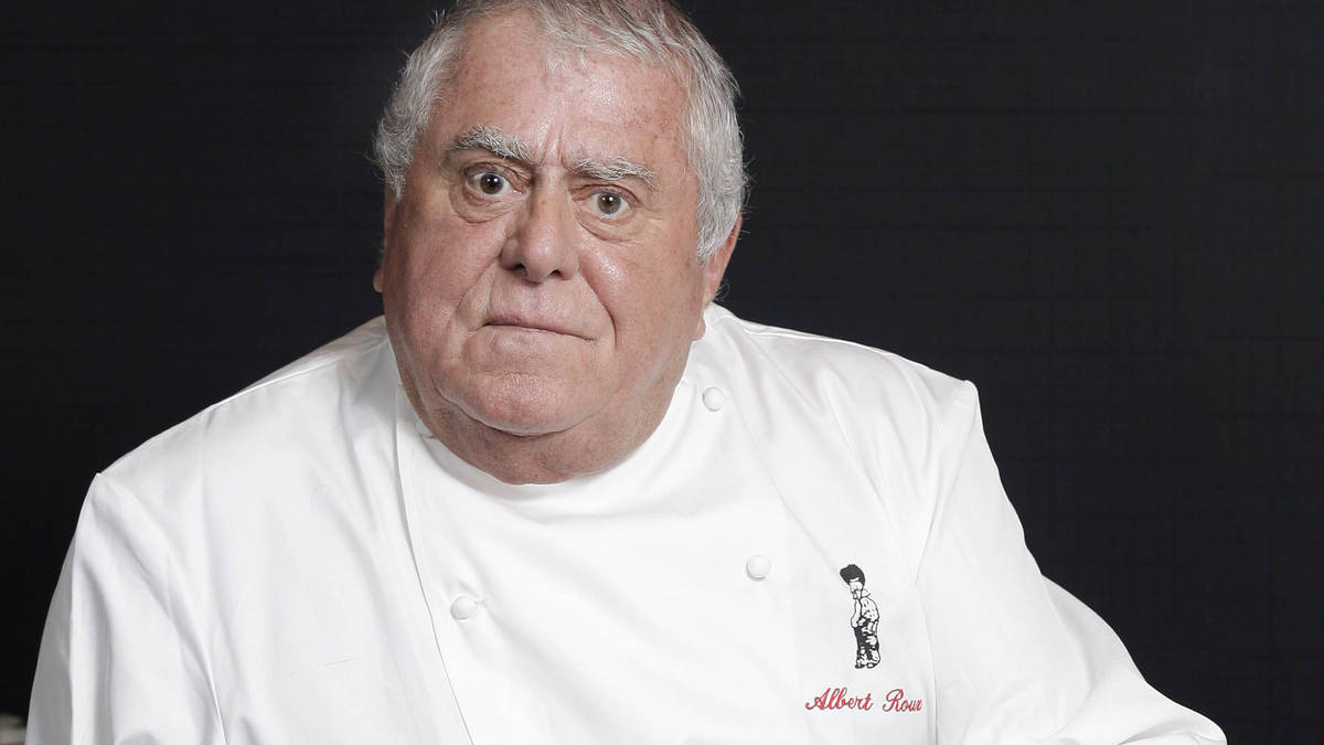 Albert Roux: Chef and restaurateur dies aged 85 | LBC
