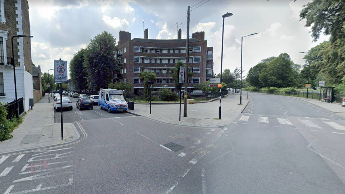 Hackney school and surrounding area evacuated after bomb threat | LBC