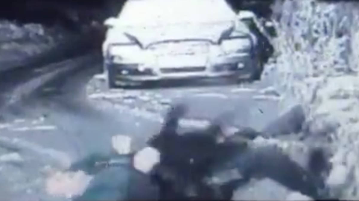 Hilarious Video Of Police Officer Slipping In the Snow Goes Viral | LBC