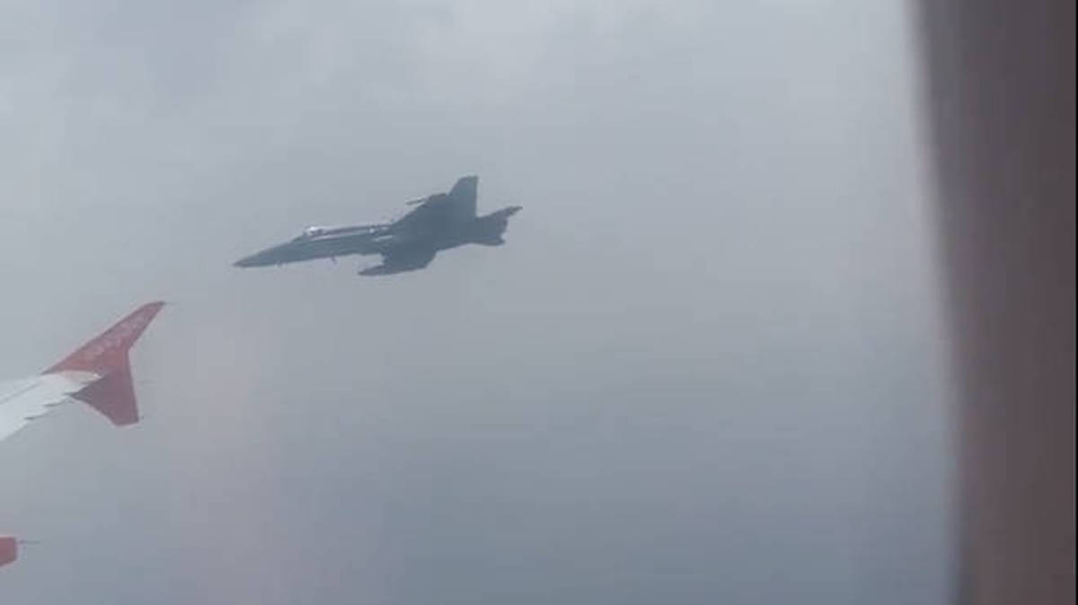 Spanish military intercept easyJet flight from Gatwick to Menorca over ...