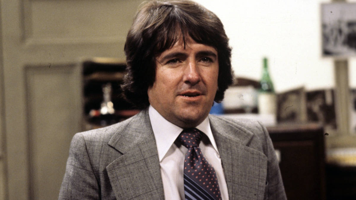 Duggie Brown dies: Tributes paid after Corrie actor dies aged 82 | LBC