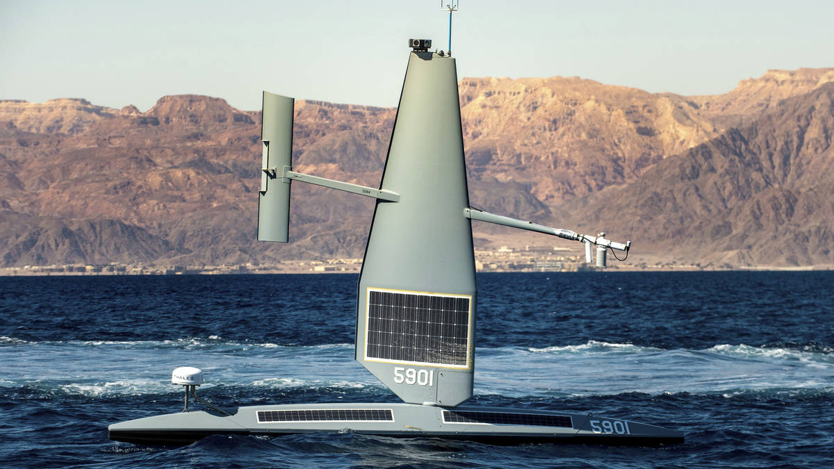 UK and US navies test unmanned surveillance ships in Persian Gulf | LBC