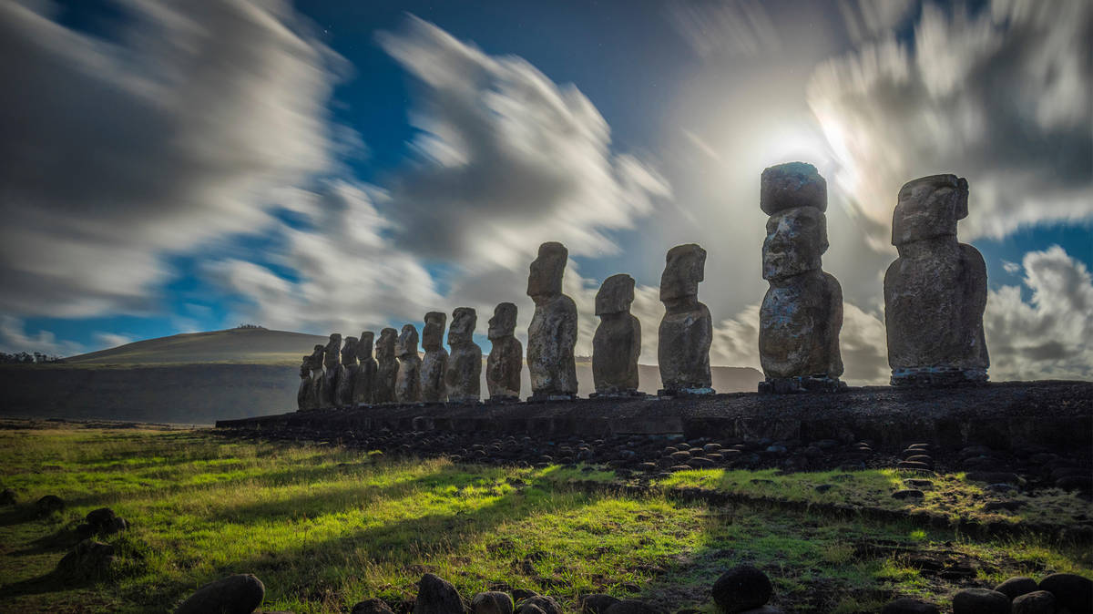 Fire damages Easter Island statues | LBC