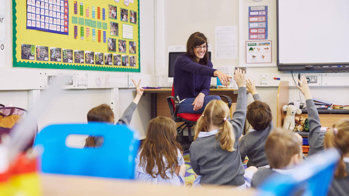 Extend school hours to help parents with childcare costs, children’s ...