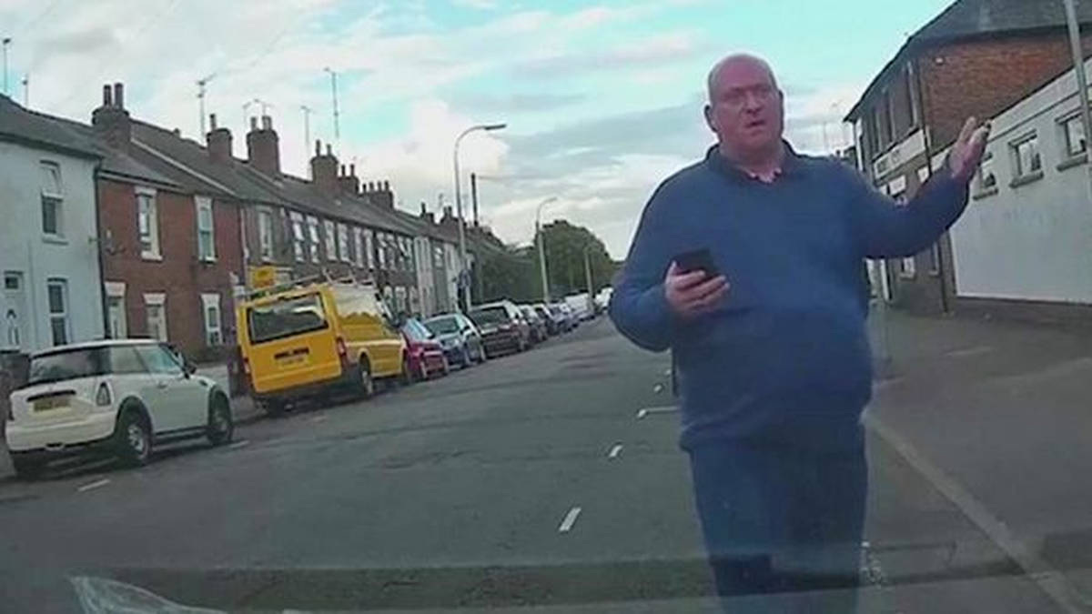 Angry Resident Goes Ballistic At Couple For Parking Outside His House | LBC