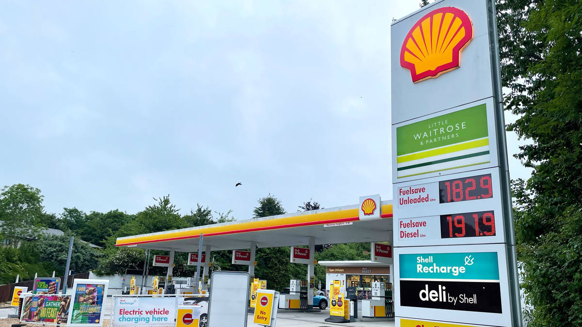 Shell profits expected to dip from recent highs after gas price drop | LBC