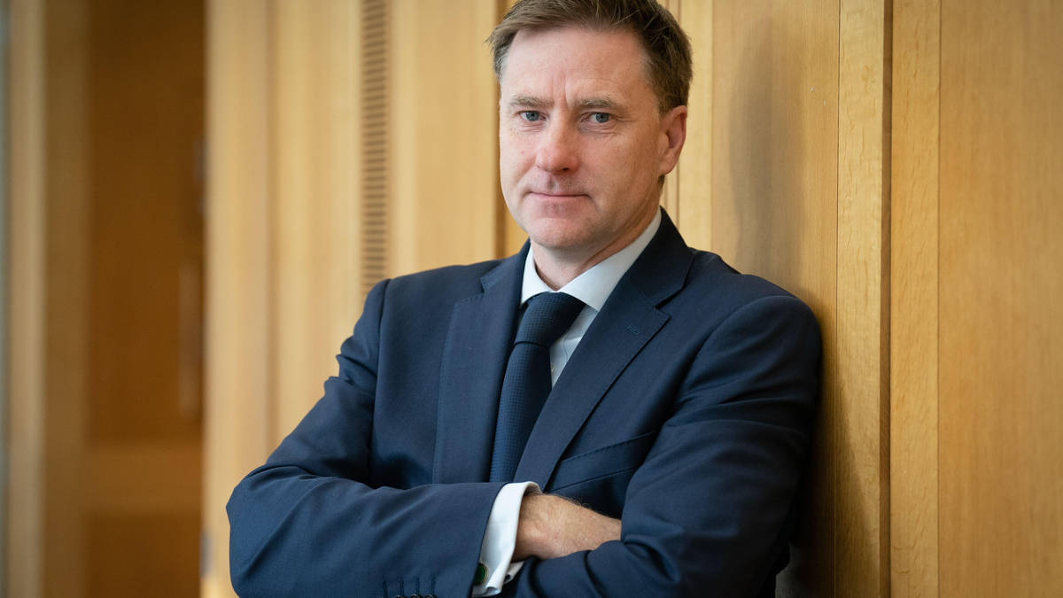 Senior Tory MP under investigation by parliamentary watchdog over ...