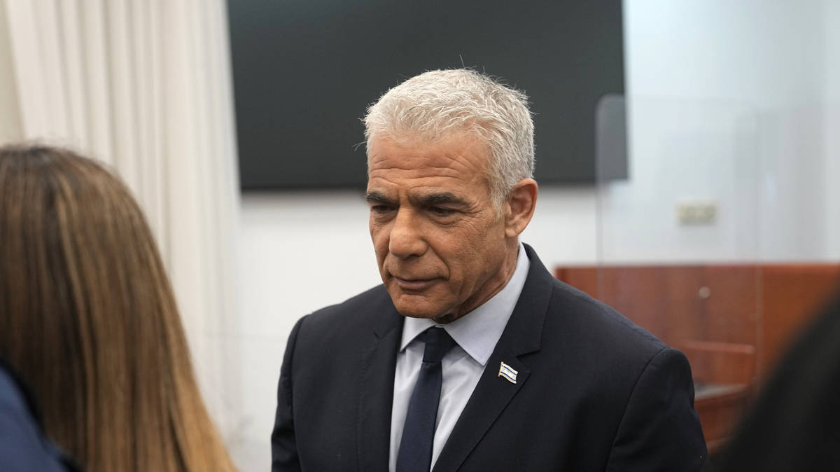 Israel’s opposition leader gives evidence at Netanyahu’s corruption ...