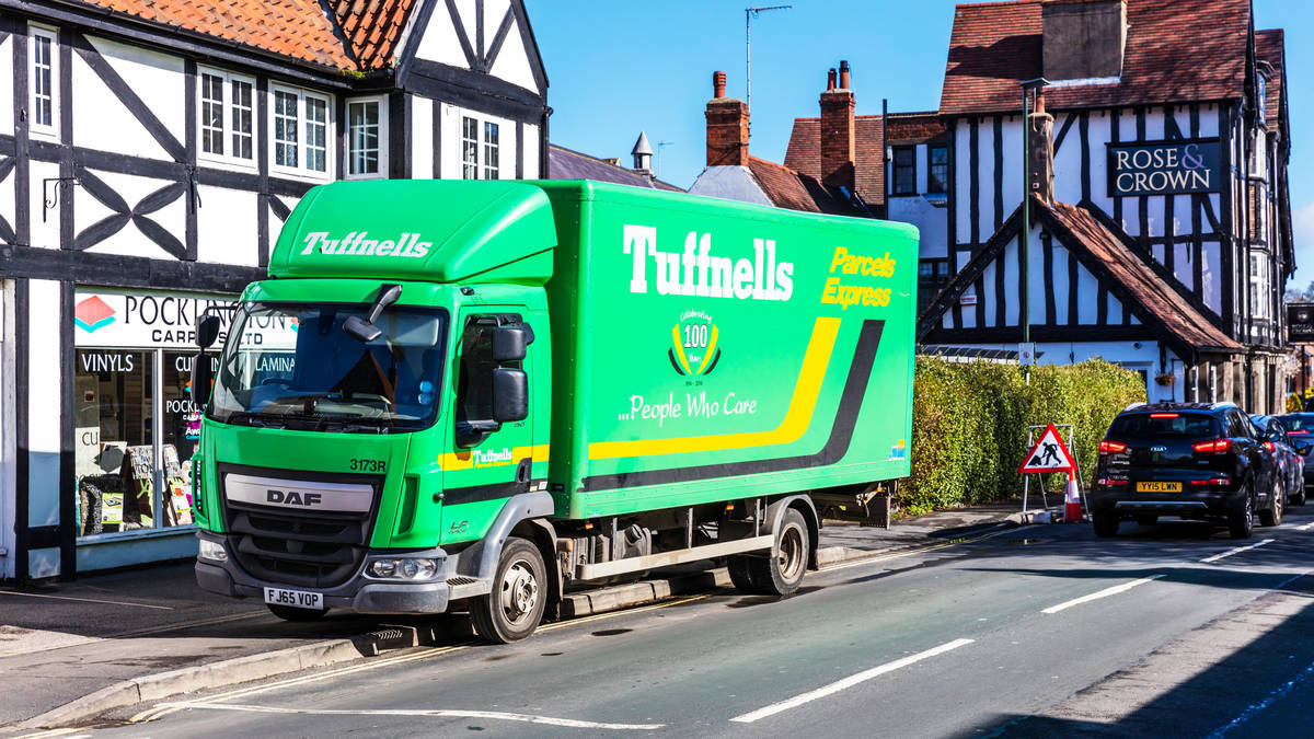 More than 2,000 staff redundant as delivery firm Tuffnells collapses | LBC