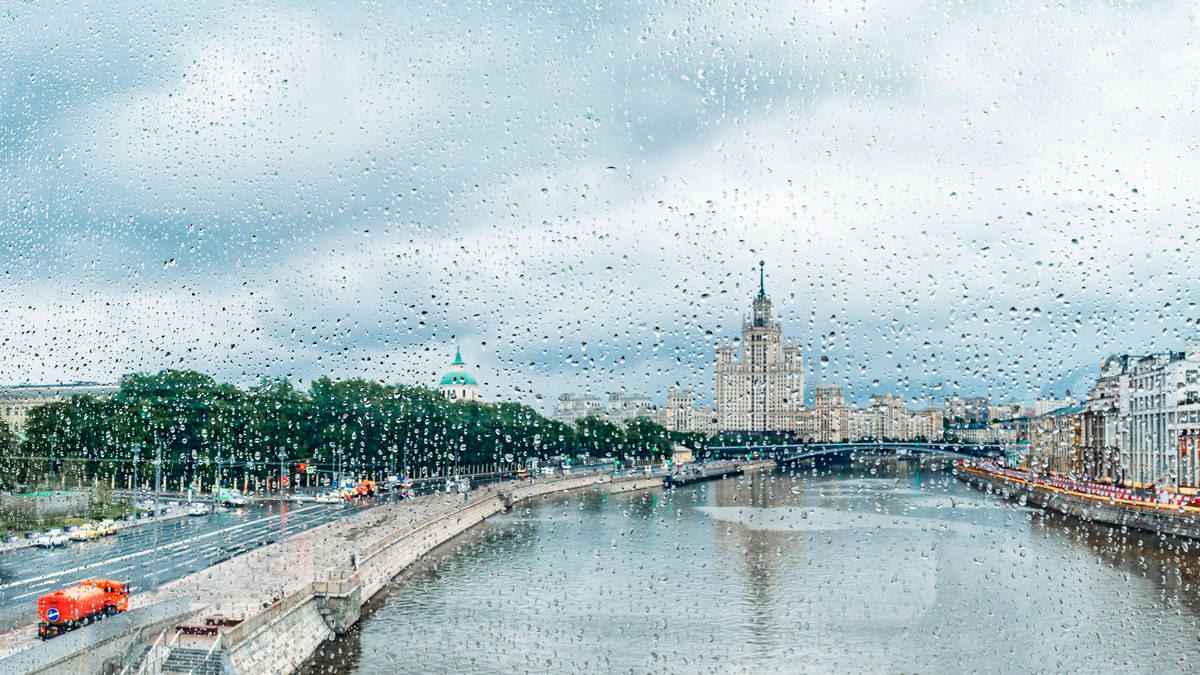 'At least four dead' after tour group goes missing in Moscow sewer | LBC