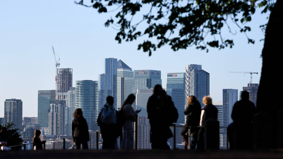 Bankers bonus cap scrapped in post-Brexit shake-up | LBC