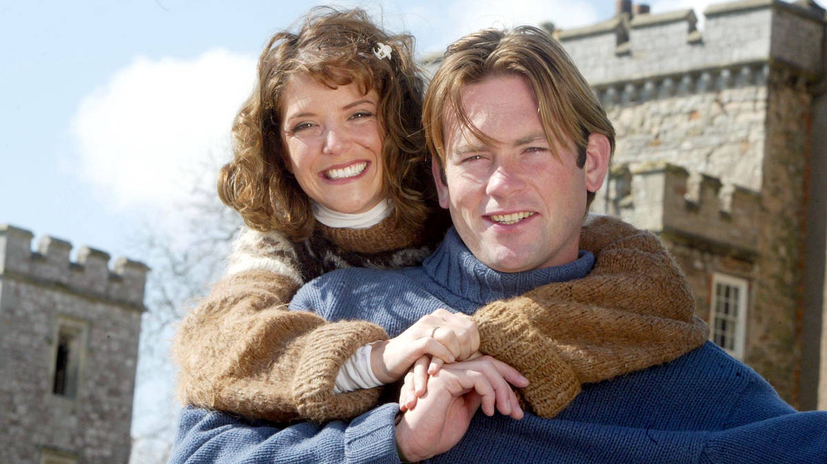 Baywatch star A. J. Langer divorces Earl of Devon after admitting she ...