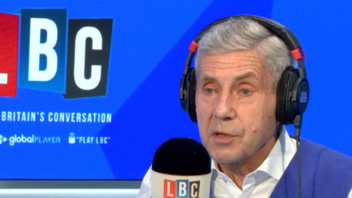 Police 'not picking up the phone' to attend shoplifting 'endemic', Lord ...