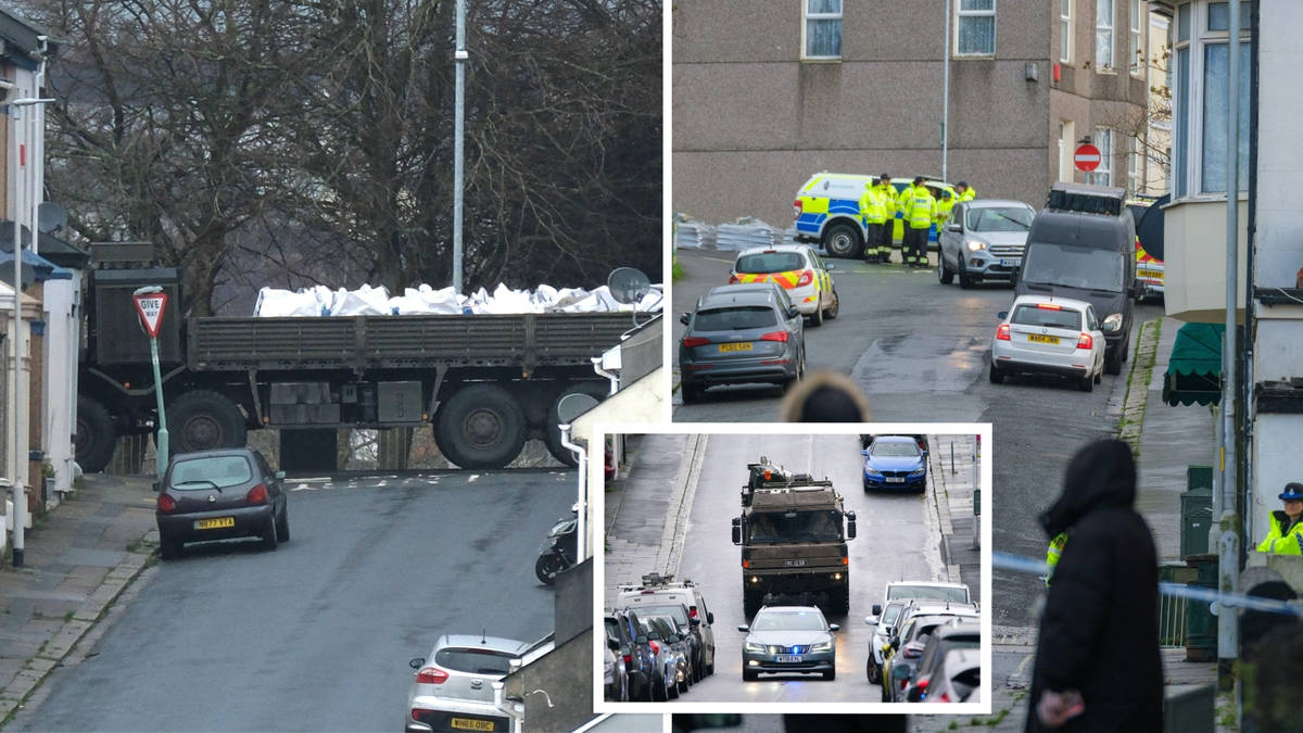 Plymouth bomb on the move: Convoy carefully navigates city streets ...