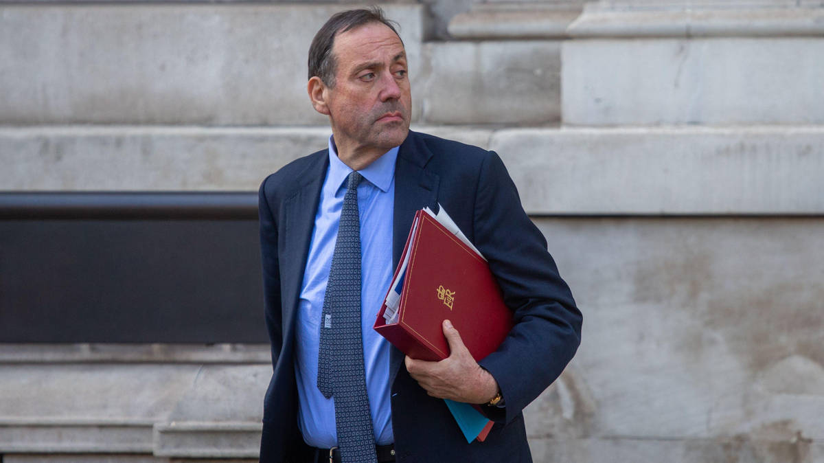 Former refugees minister Lord Harrington calls for a cap on the number ...