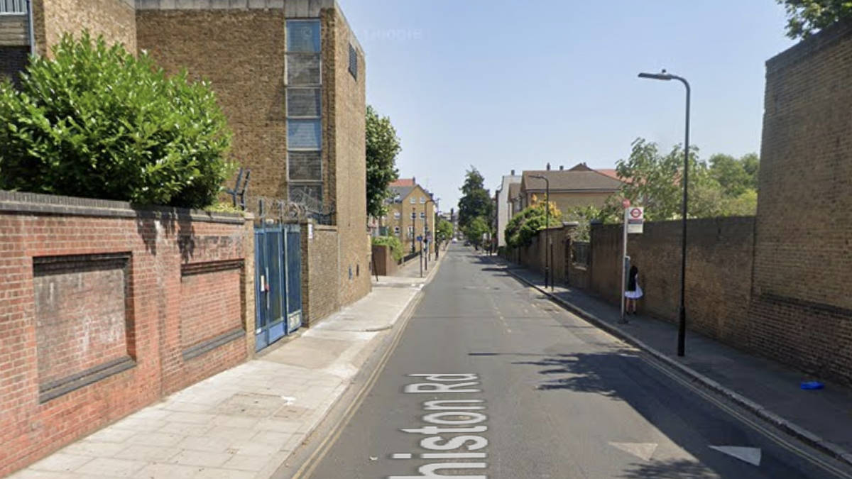 Murder probe launched after woman's body found in Hackney car | LBC