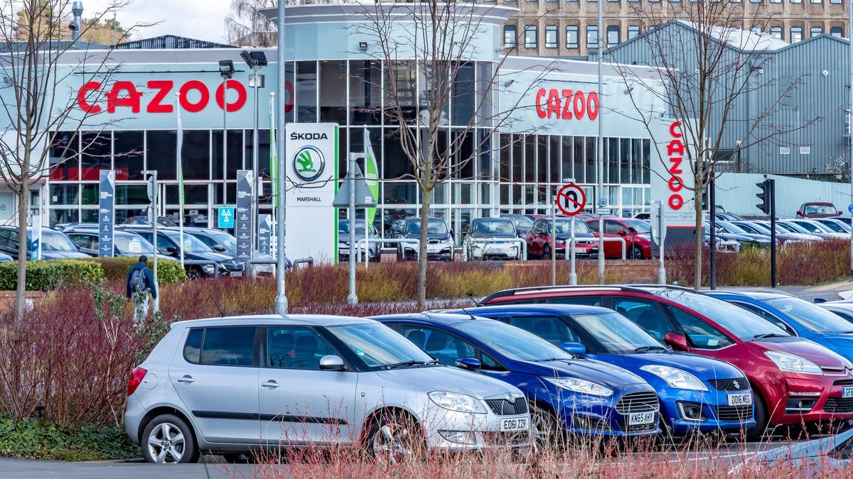 Car seller Cazoo falls into administration after axing over 700 jobs | LBC
