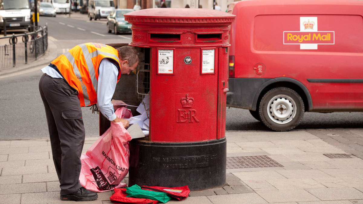 Delivery couriers now ‘more popular than posties’ thanks to second-hand ...