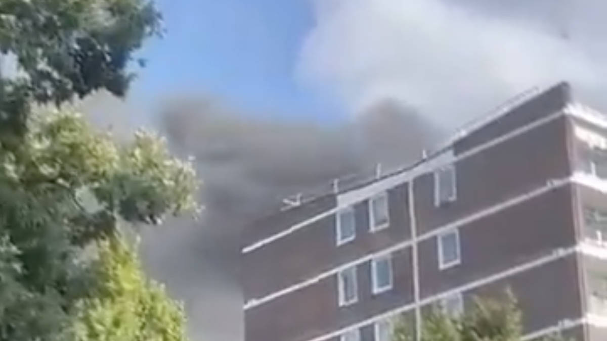 Huge fire rips through block of flats in south-east London | LBC