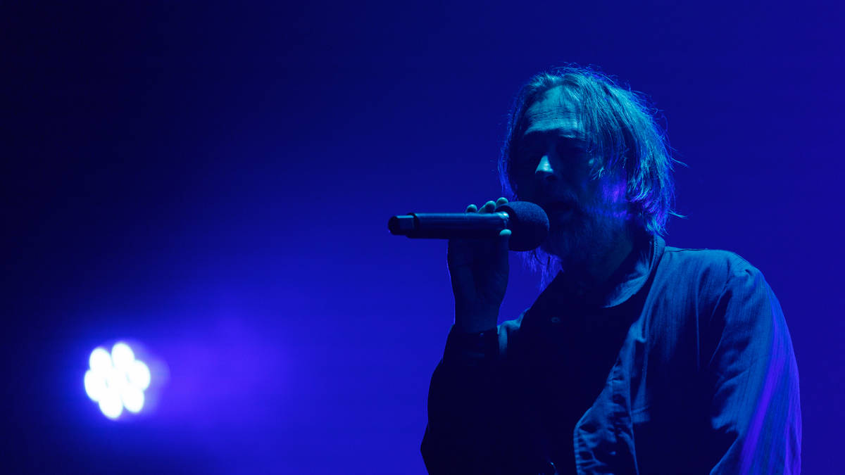Radiohead frontman Thom Yorke walks off stage after being heckled by ...