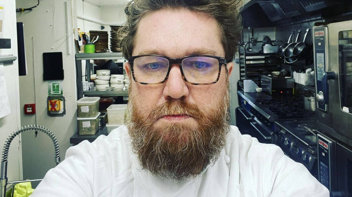 Mystery as London-based Russian chef who criticised Putin dies aged 52 ...