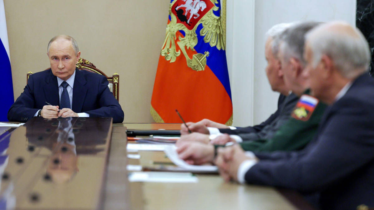 Kremlin warns 'a collision between the nuclear powers' is imminent as ...