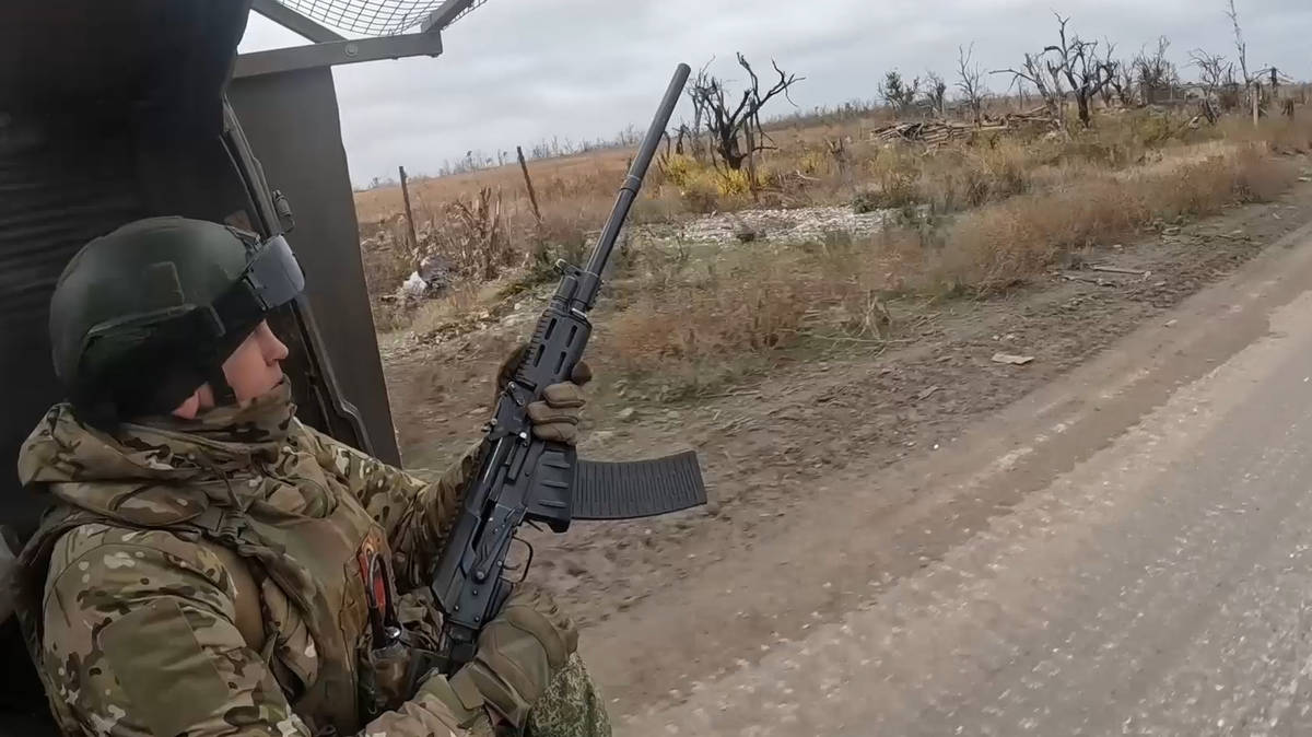 Putin offers to wipe out debt of new army recruits | LBC