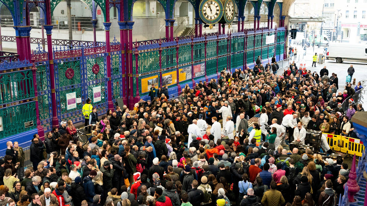 London’s Smithfield Market 'set to close' after 900 years - after ...