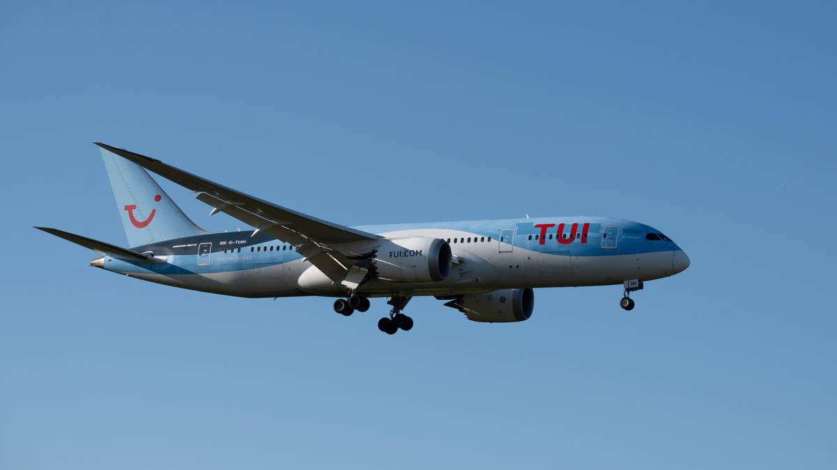 TUI forced to cancel slew of Christmas holidays at short notice | LBC
