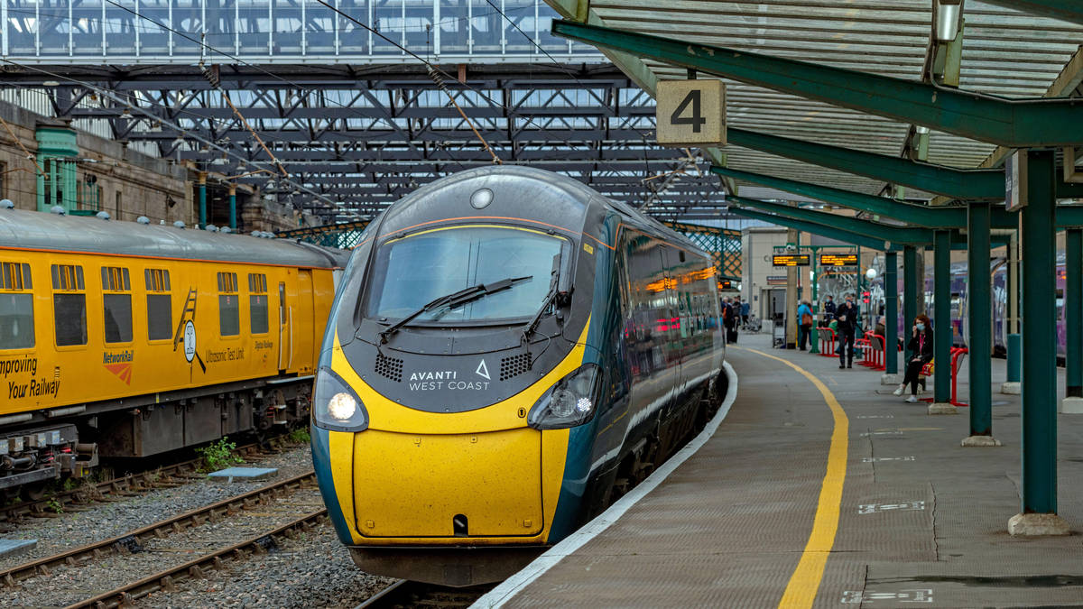 Christmas rail strike misery as Avanti West Coast walk out in fresh ...