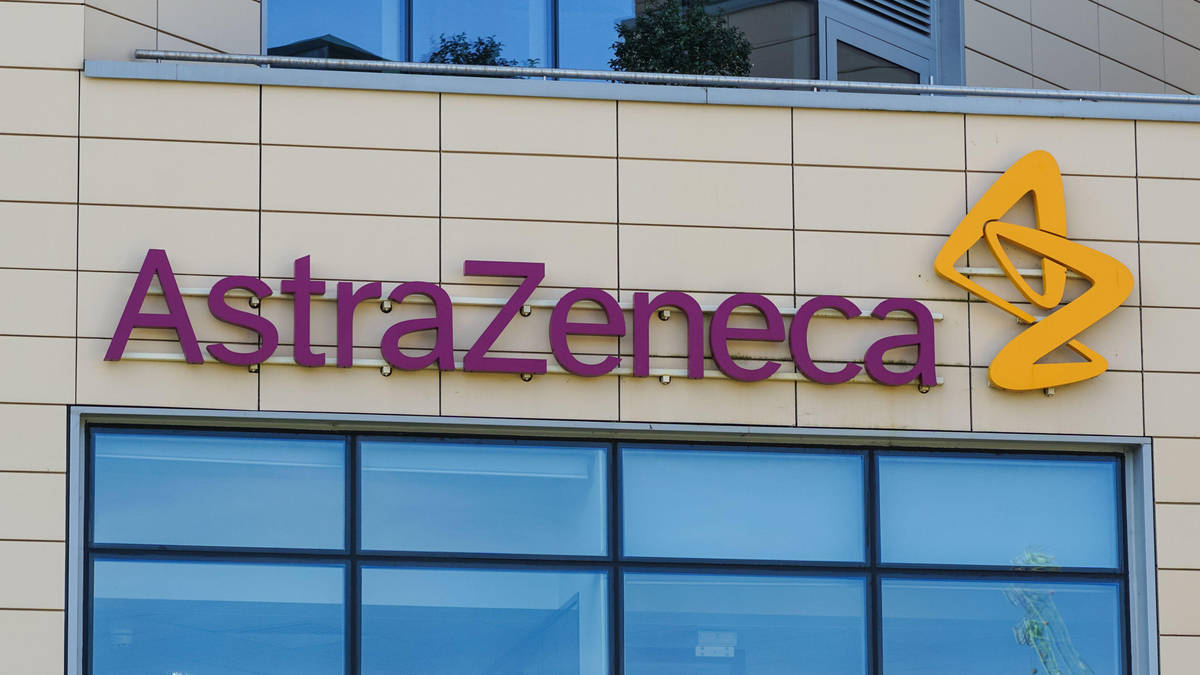 AstraZeneca ditches £450m UK vaccine plant in fresh blow to Labour's ...