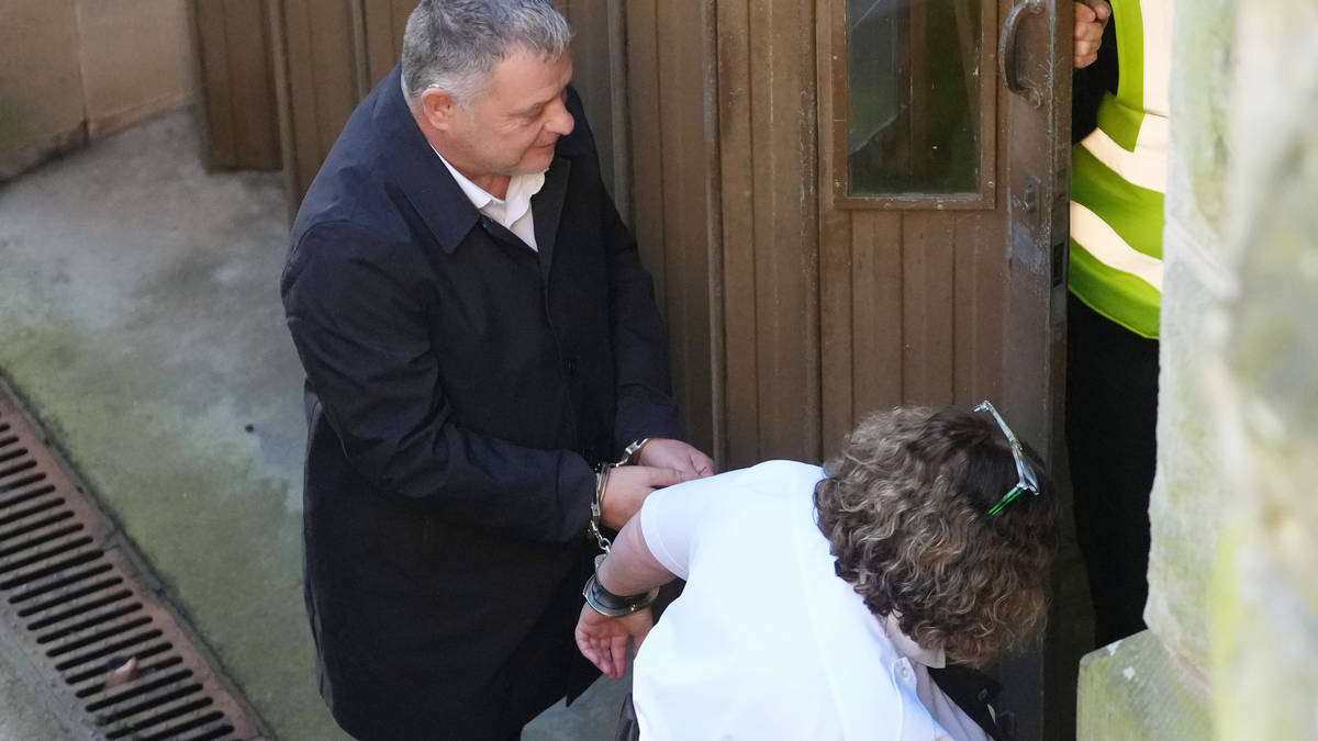 Former Labour MP Mike Amesbury has 10-week prison sentence for assault ...
