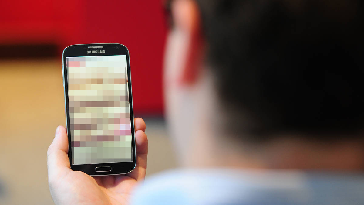 Tougher laws needed to combat non-consensual intimate images, MPs say | LBC