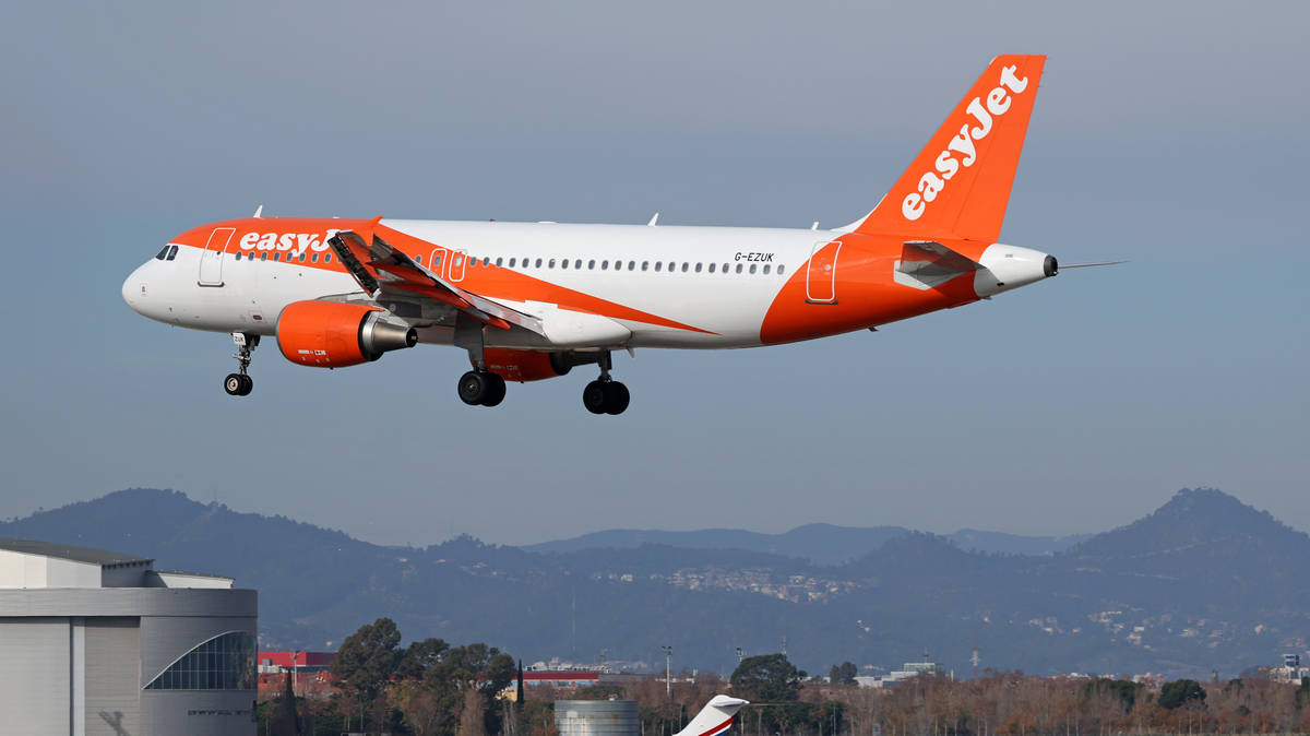 EasyJet plane forced to make emergency landing after families 'brawl ...