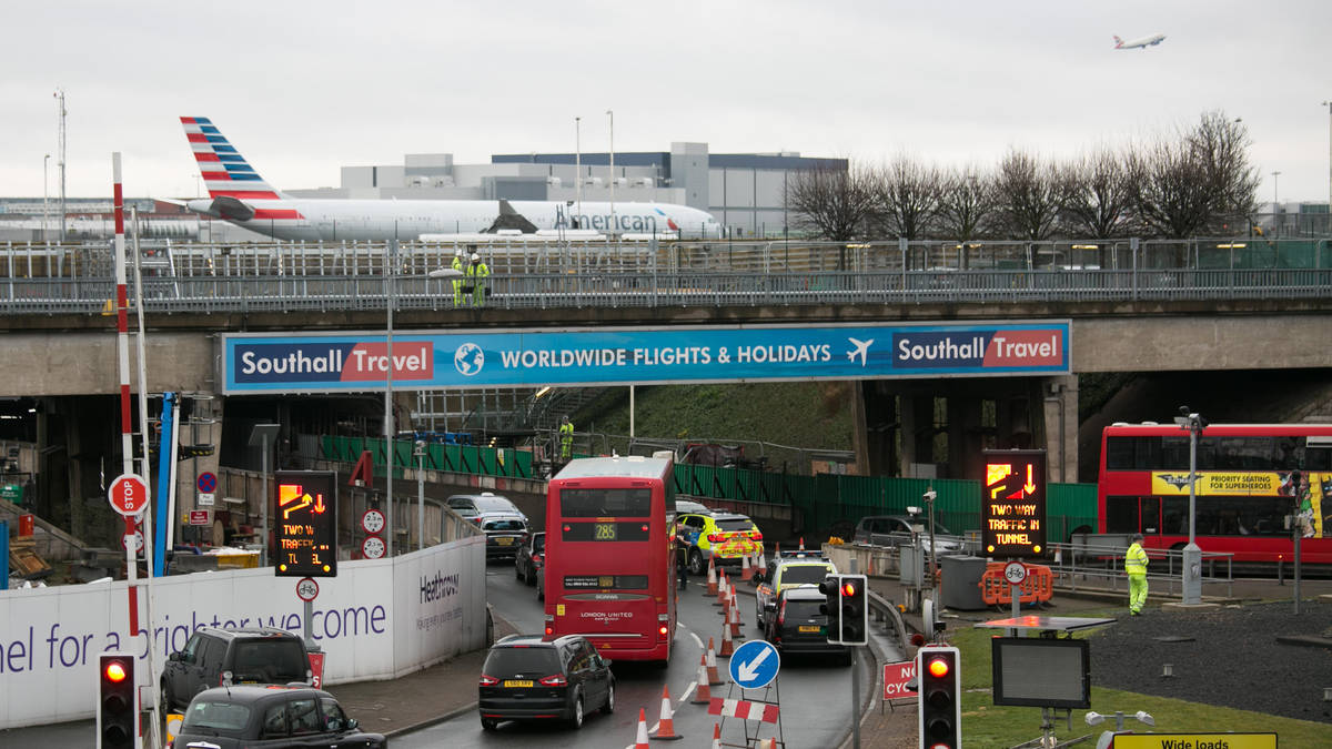 'Complete chaos' at Heathrow Airport as car 'explodes in tunnel outside ...