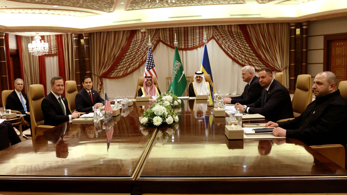 ‘Sign of hope’ as Zelenskyy’s chief of staff posts ‘handshake emoji’ as ...