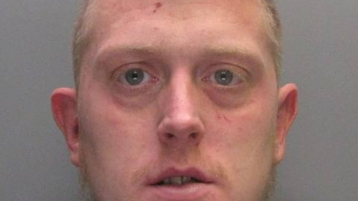 Stalker who bombarded ex with messages jailed for breaking into her ...