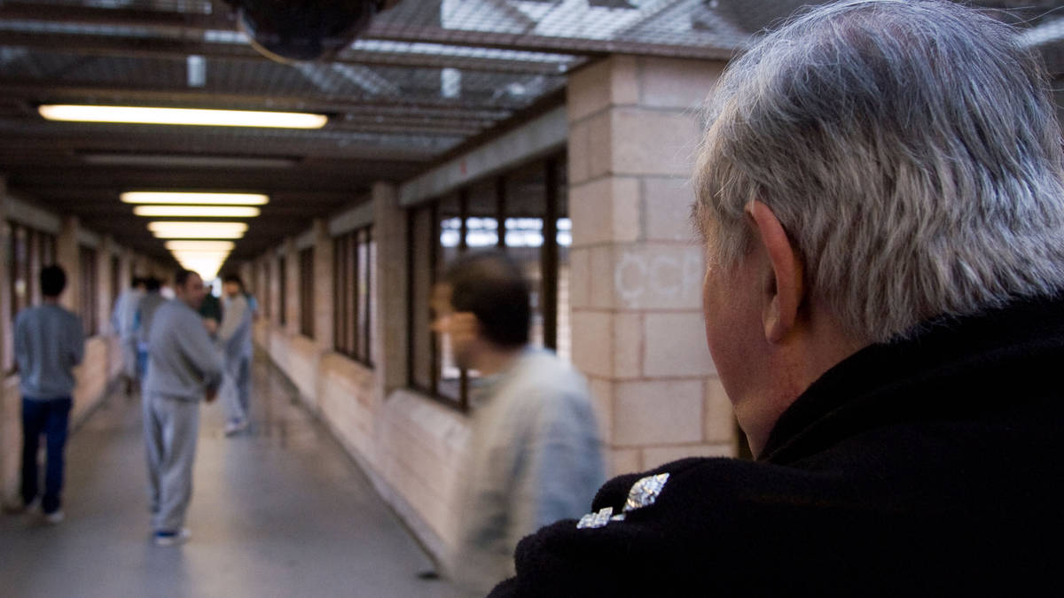 Prisons service reviews protective gear for guards after Manchester bomb plotter attack | LBC