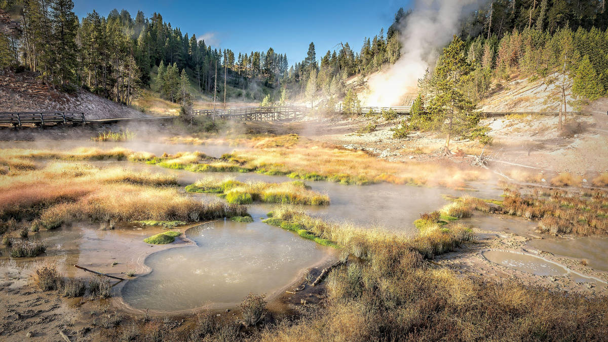 Scientists discover 'breathing' magma cap under Yelllowstone - that ...