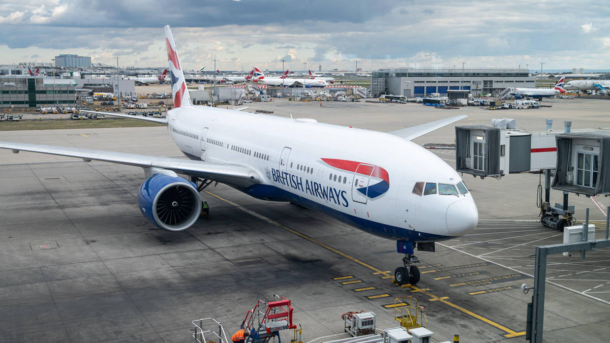 British Airways owner IAG buys 32 new Boeing planes from US following ...