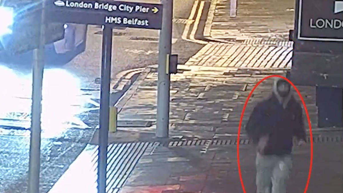 Moment undercover cops catch phone thief less than a minute after he ...