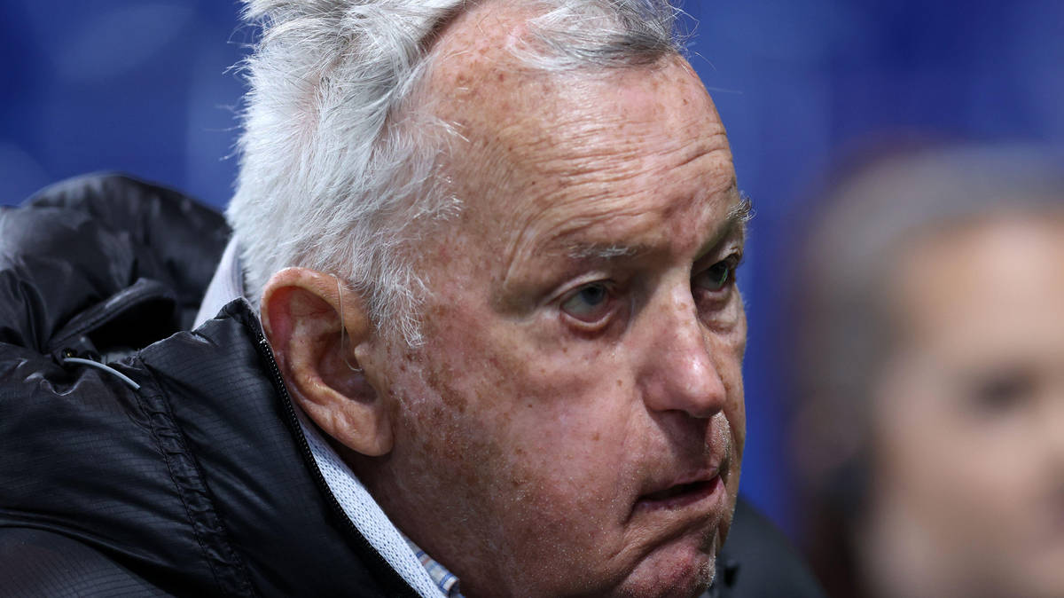 Billionaire Chelsea co-owner accused of 'propositioning' employee for ...