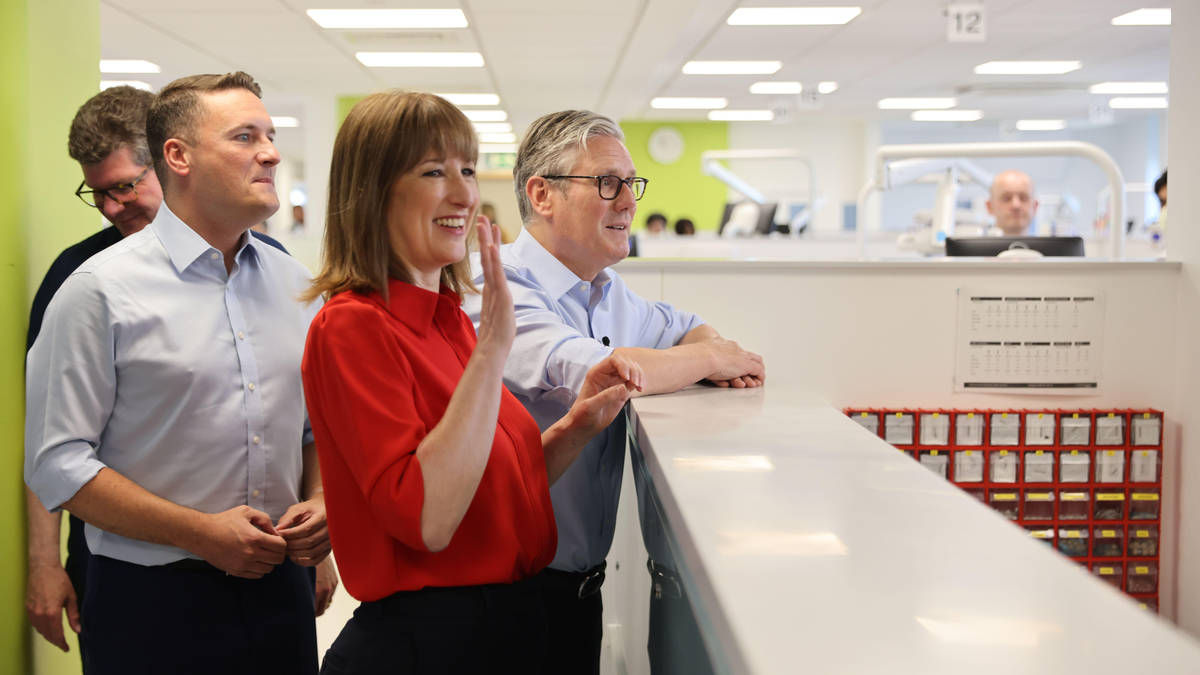 Smiling Rachel Reeves joins Starmer in NHS 10-year plan launch day ...