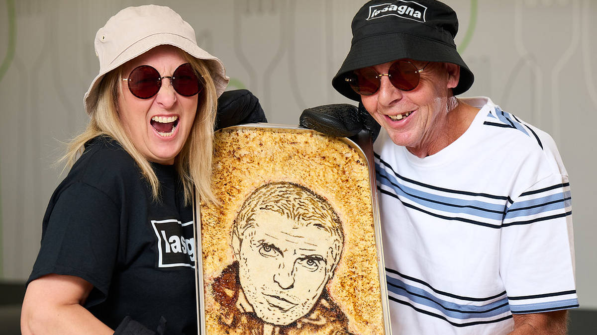 'Digsy's Dinner': ASDA celebrates 'Oasis mania' Manchester gigs by ...