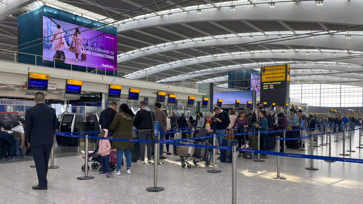 Heathrow pledges five-minute queues by 2031 - as airport unveils £10 ...