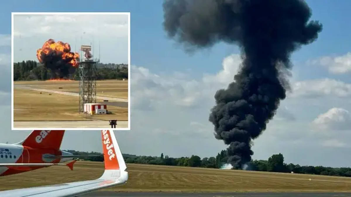 Two pilots killed in Southend Airport crash named | LBC