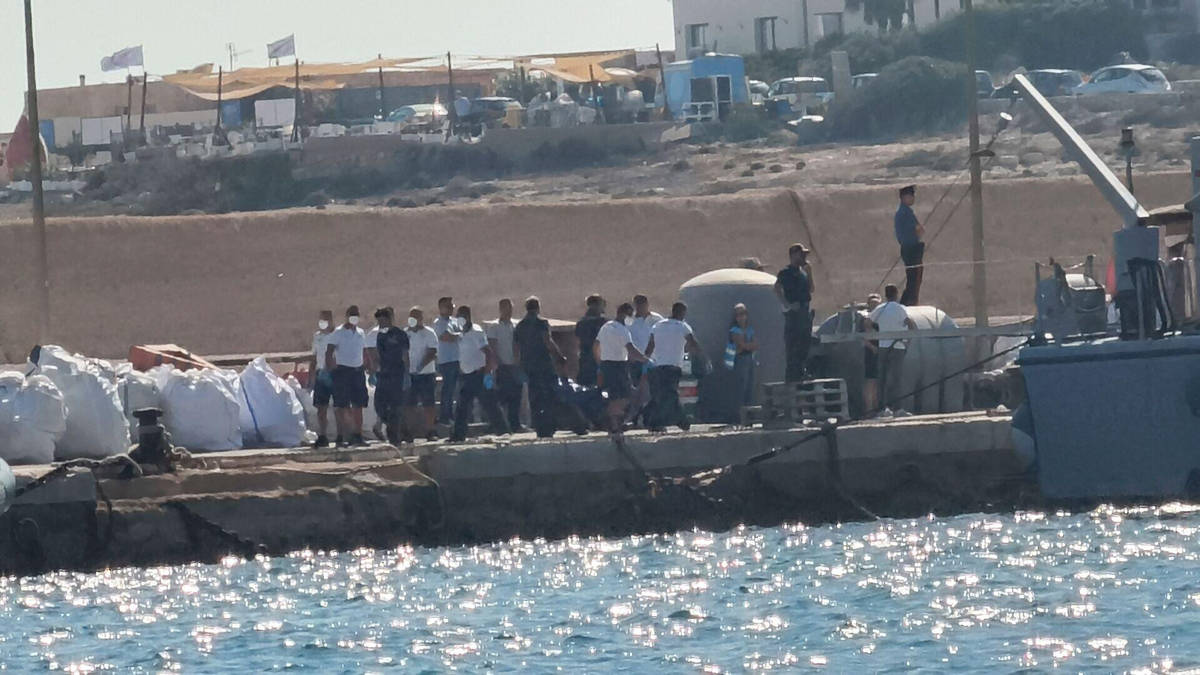 Newborn baby among at least 27 dead after migrant boat capsizes off the ...