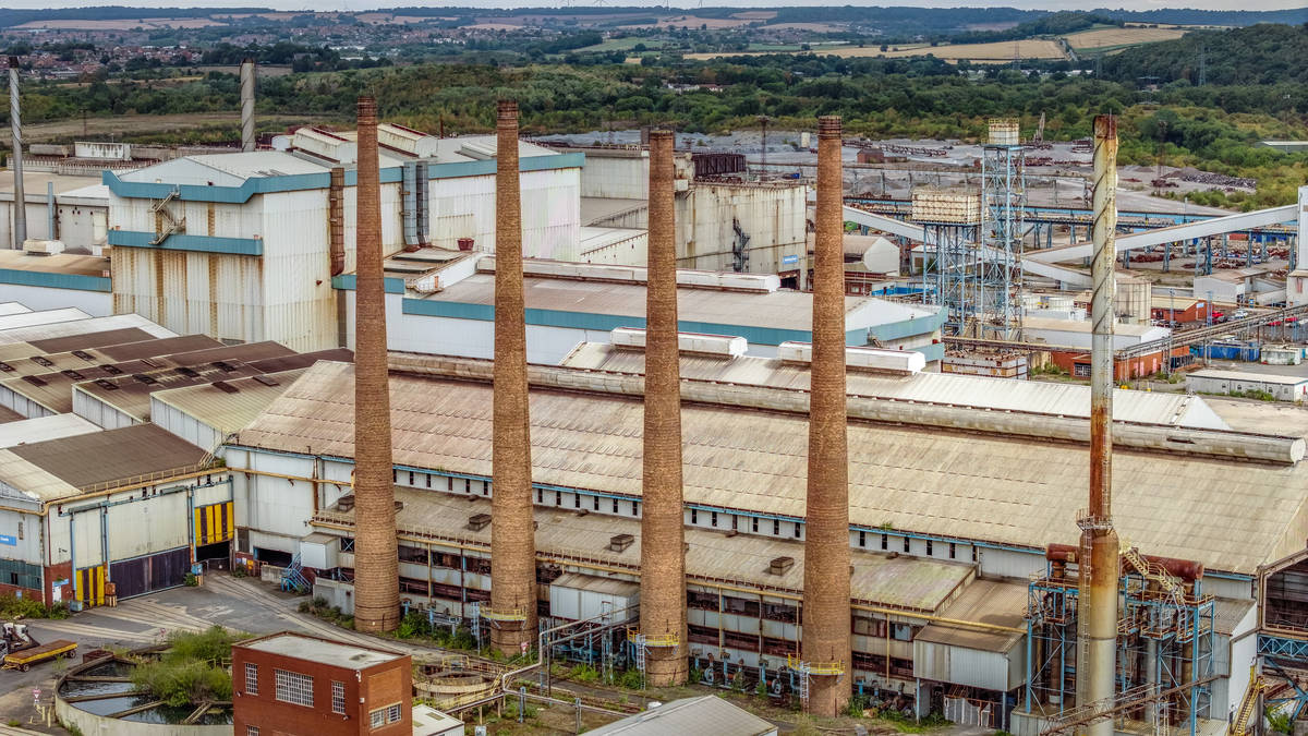 Government takes control of UK's third-largest steelworks | LBC